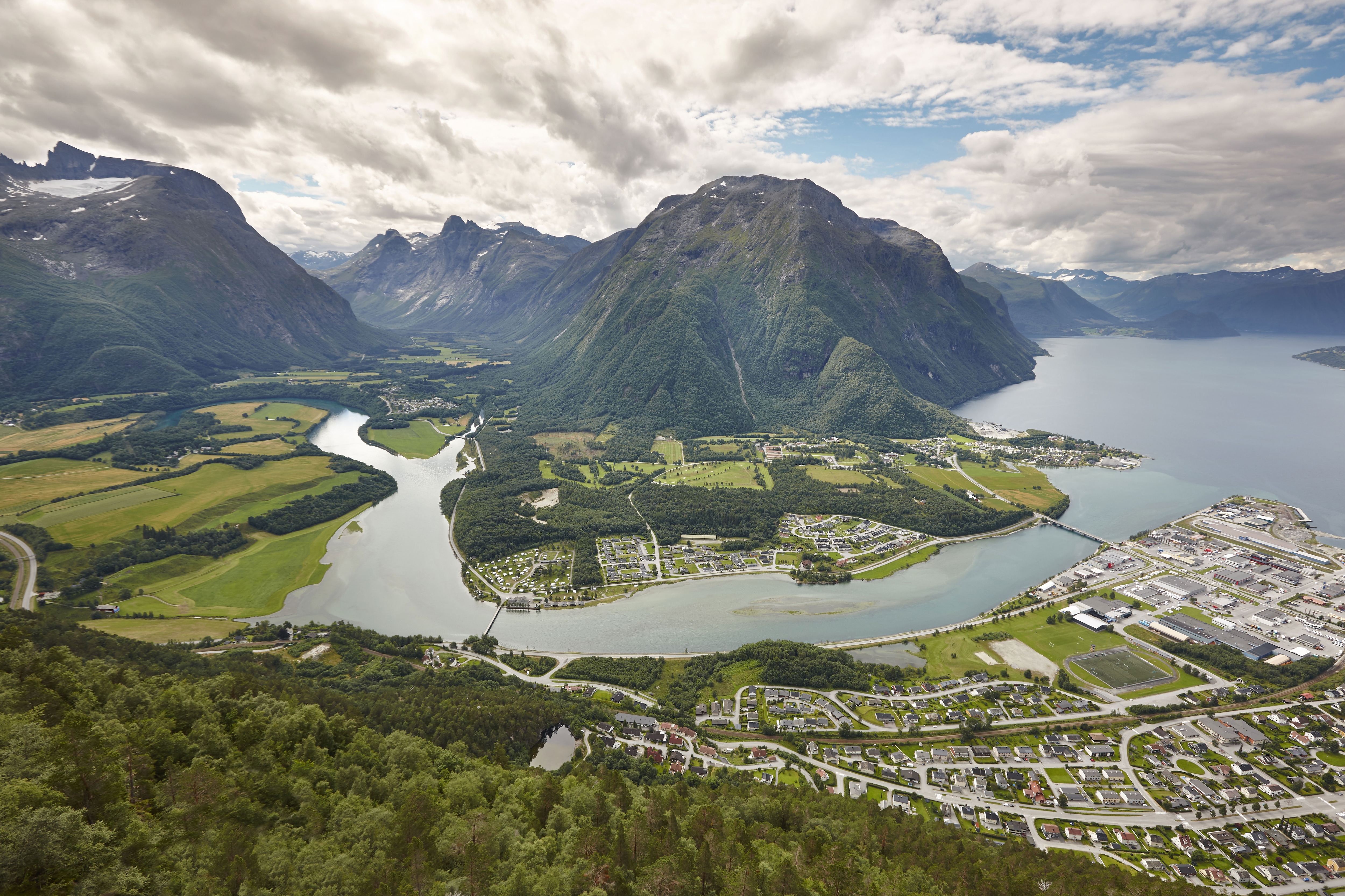Åndalsnes Cruise: haven, aanbiedingen en bestemmingen | Costa Cruises
