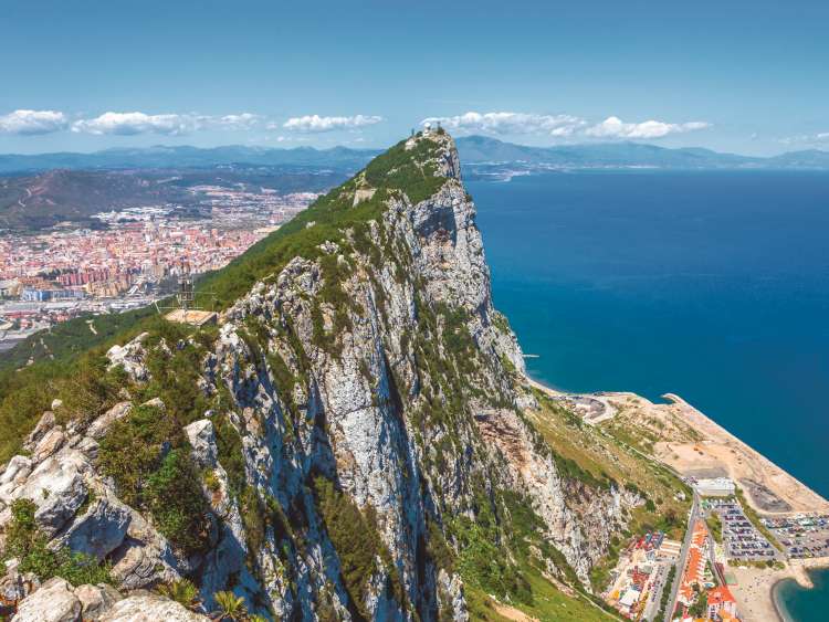 Gibraltar Cruise: haven, aanbiedingen en bestemmingen | Costa Cruises